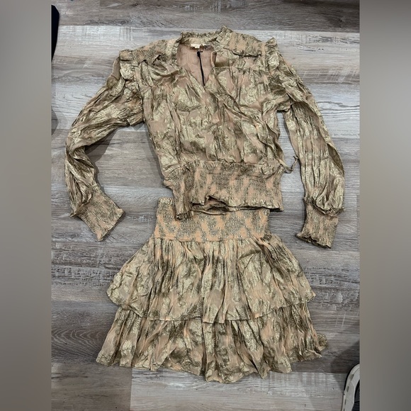 Elan | Skirts | Elan Gold Beige Ruffle Twopiece Set | Poshmark